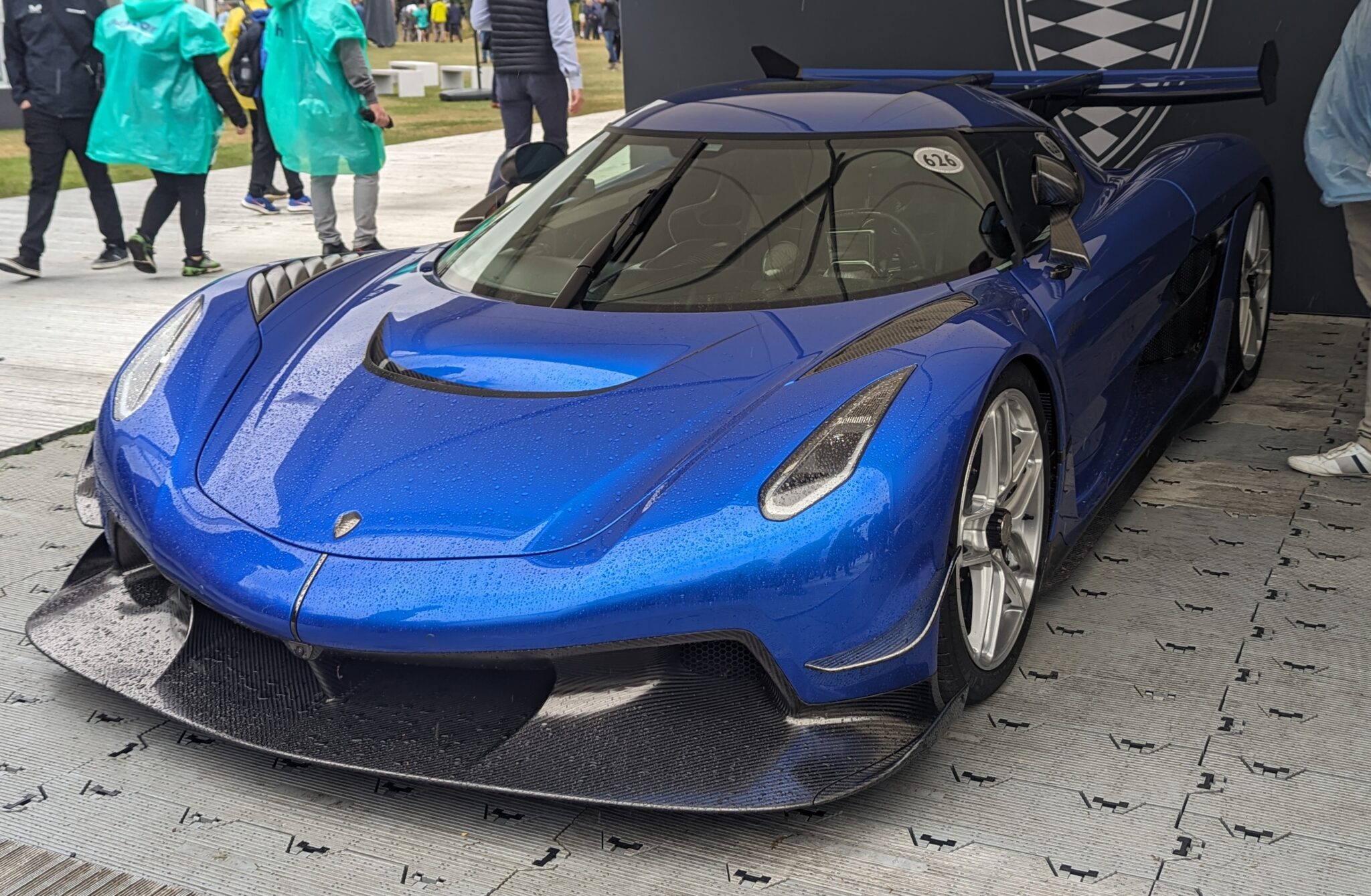 The 5 Fastest Cars in 2025 - 5 Tastic