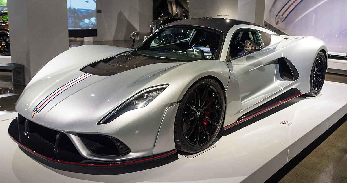 The 5 Fastest Cars in 2025 - 5 Tastic